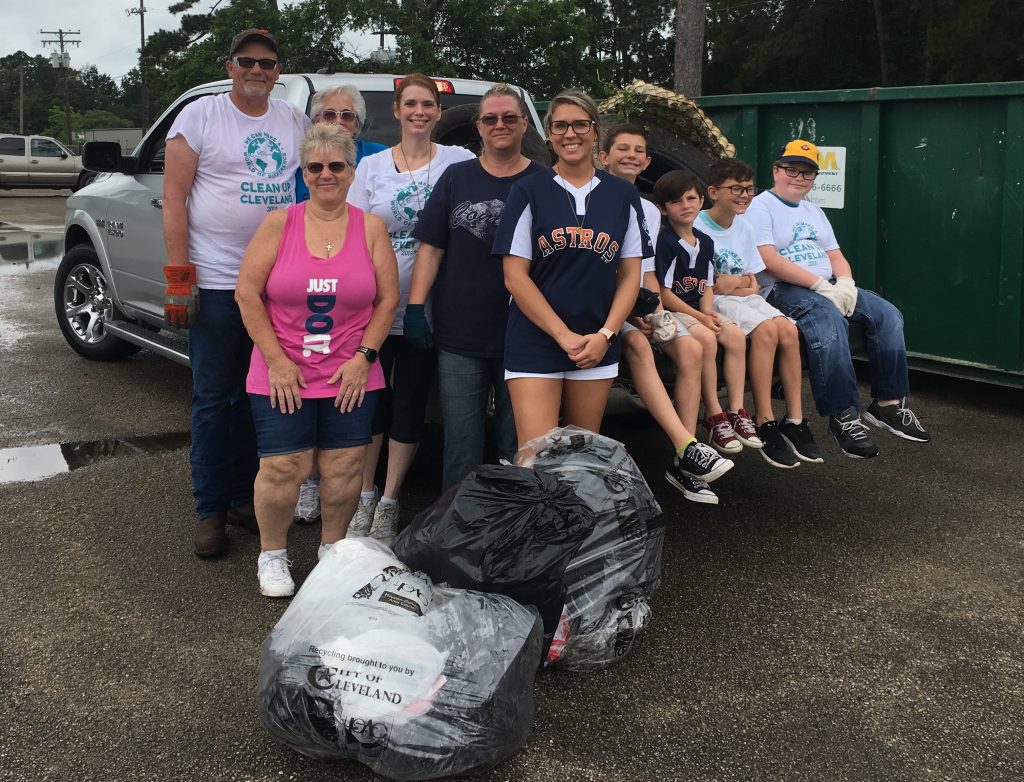 Volunteers pick up trash for 17th Annual Clean Up Cleveland ...
