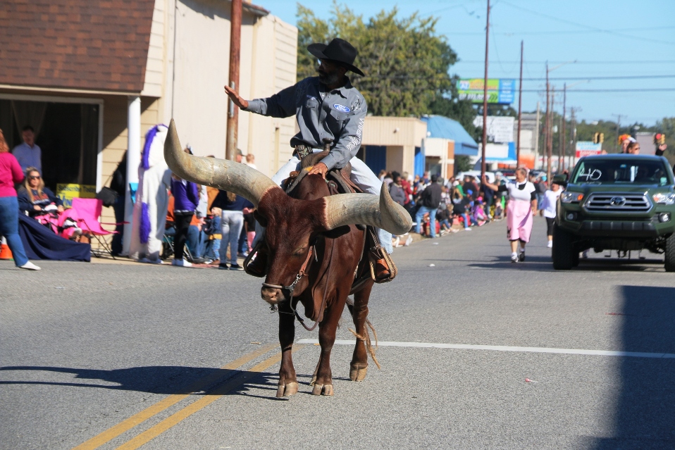 1022TVE rodeo parade 60 | Bluebonnet News