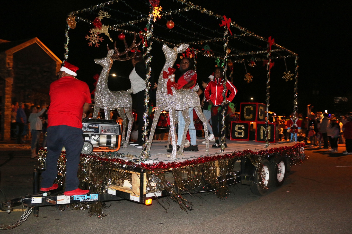 1222cleveland lighted parade 31 | Bluebonnet News