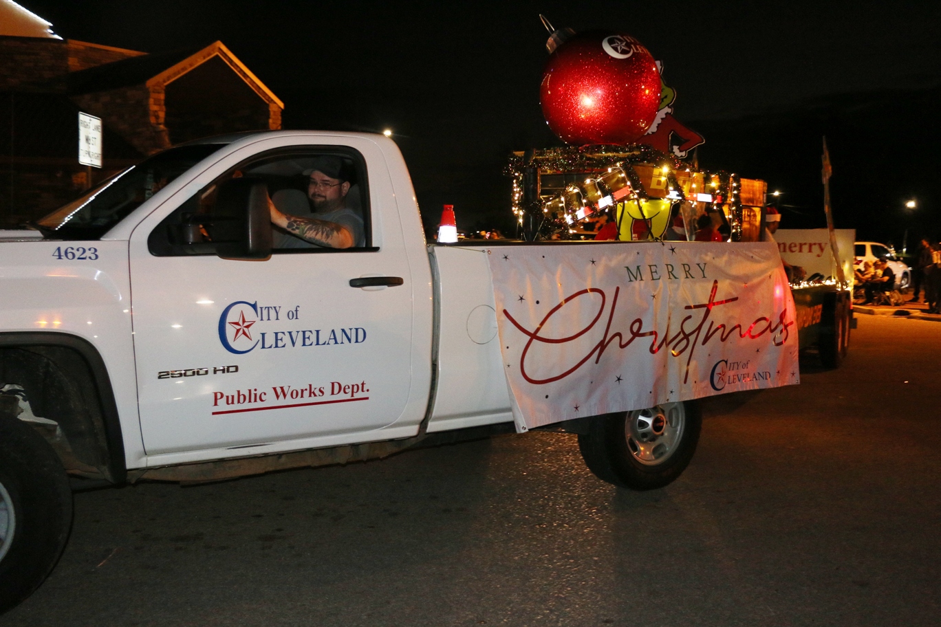 1222cleveland lighted parade 7 | Bluebonnet News