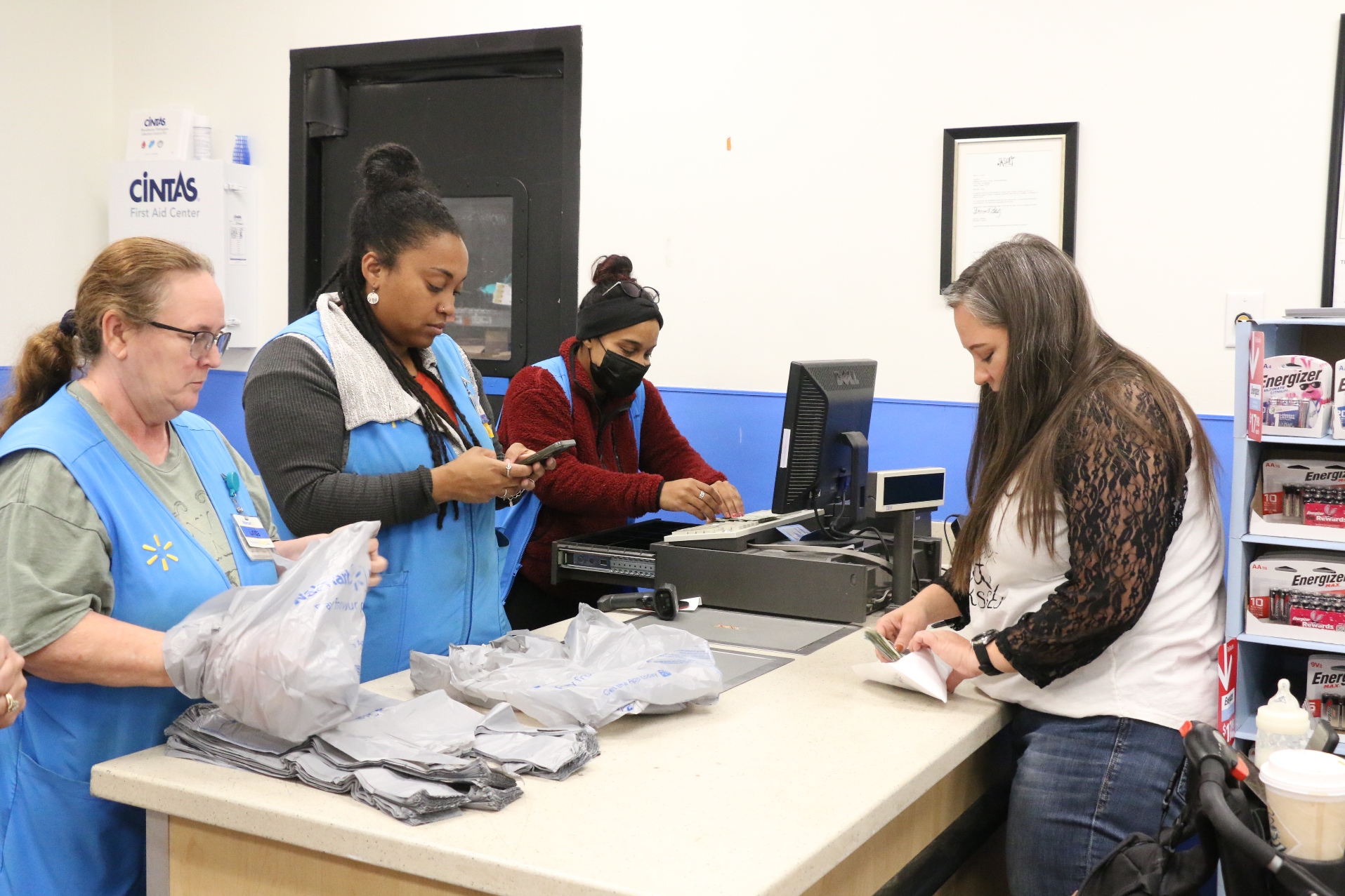 1222shop with a cop liberty 7 | Bluebonnet News