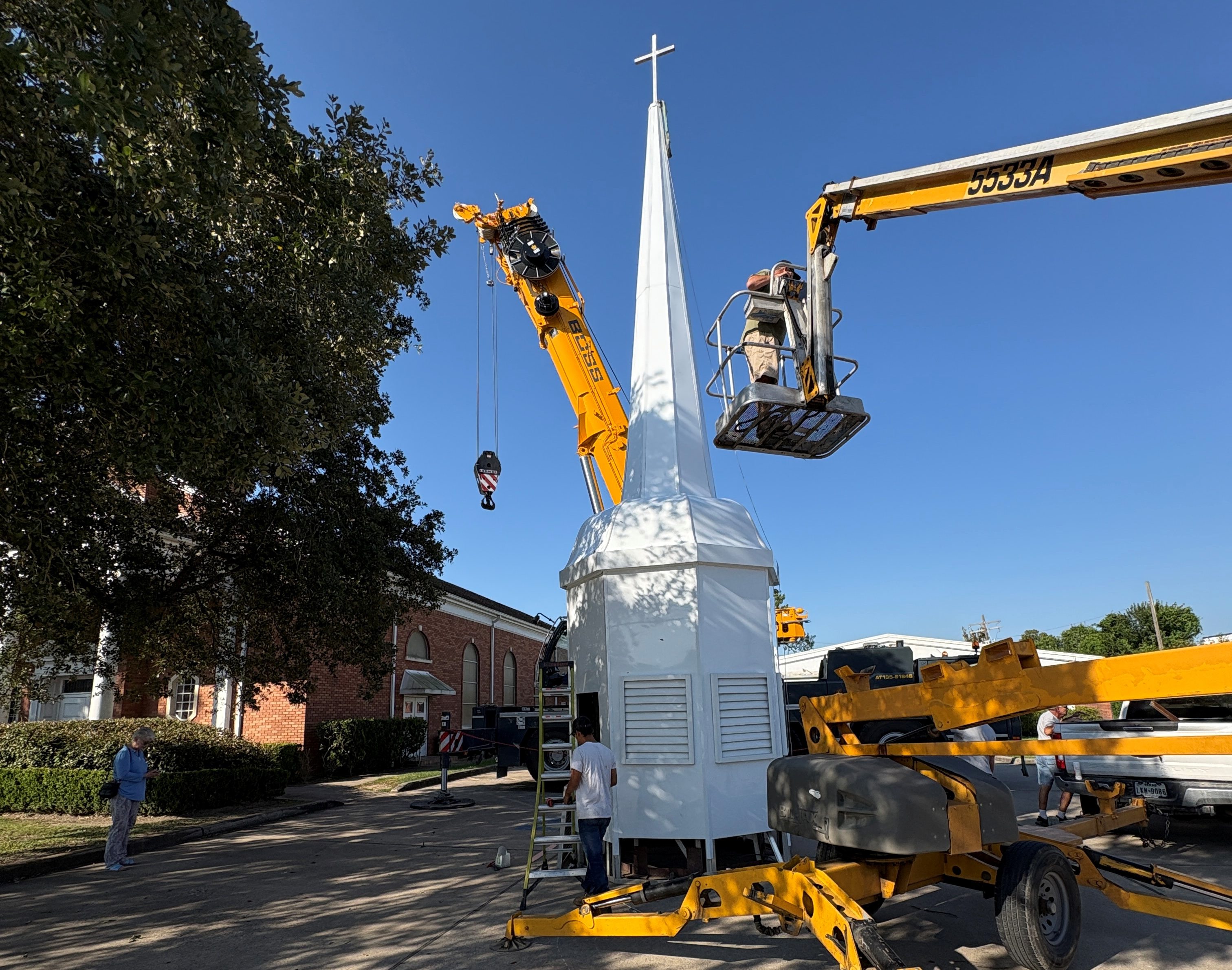 Back on top: First Methodist Church of Dayton gets its steeple back - Bluebonnet News