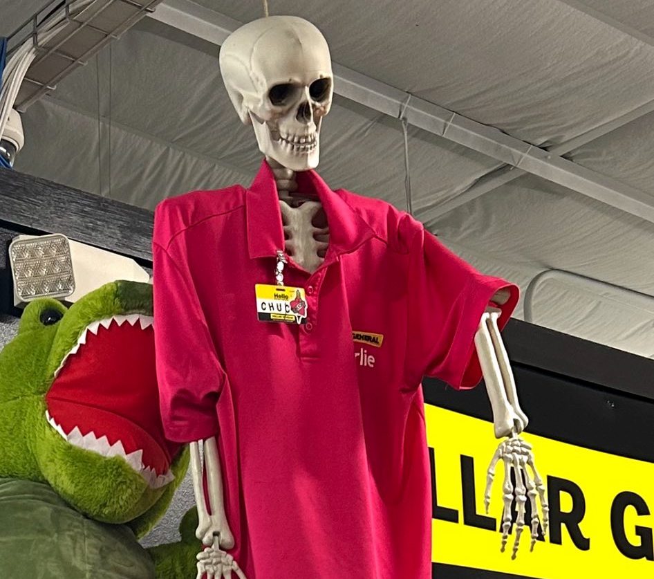 'Terrible timing': Dollar General store manager responds after ...