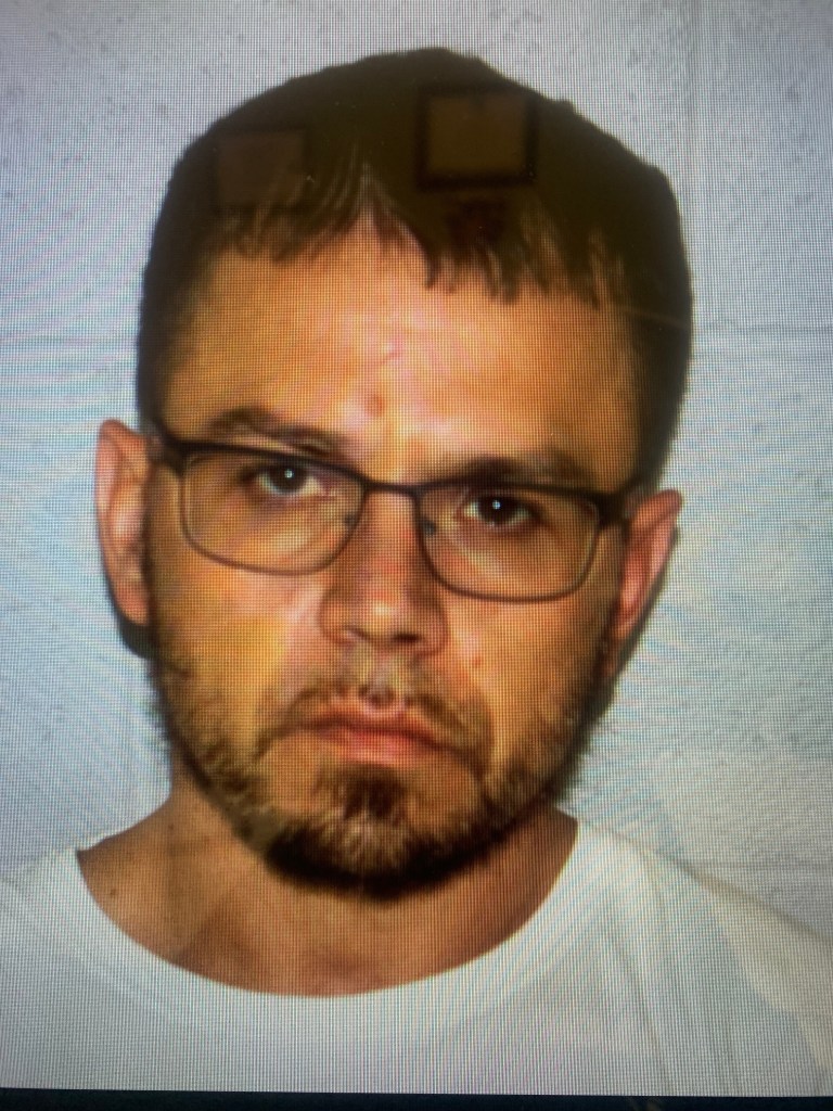 Cleveland police arrest man accused of burglarizing business, stealing ...